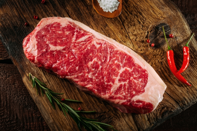 Roast Beef Striploin w Braised Balsamic Onions & Green Peas Recipe